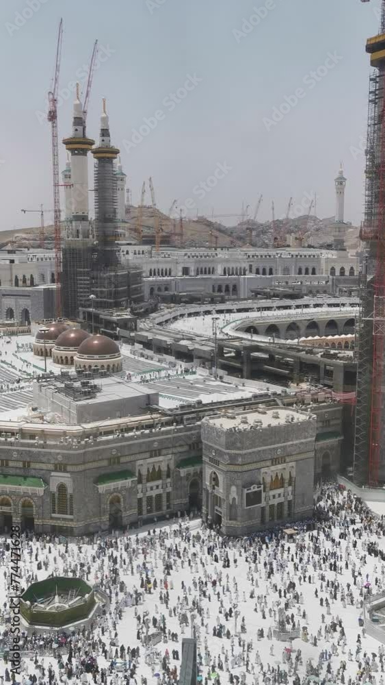 Bird's eye view of Muslim pilgrims exit Masjid Al Haram Mosque via King ...