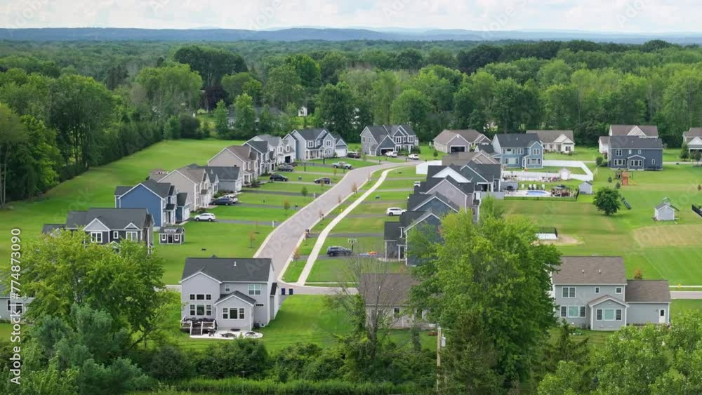 Housing market in the USA. Residential homes in suburban sprawl ...