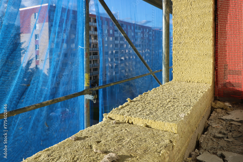 Thermal insulation of a building as part of the revitalization of a ...