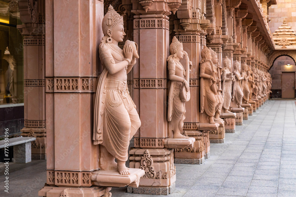 Scenic hindu statues decorating Akshardham Mahamandir temple at BAPS ...