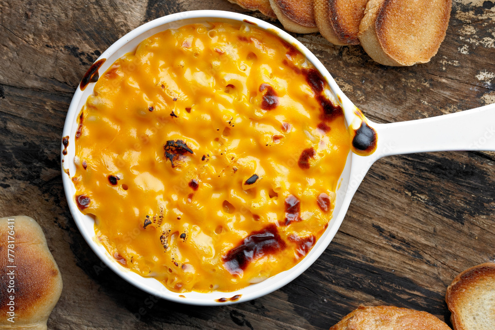Mac and Cheese Magic: Tempting 4K Ultra HD Image of Baked Macaroni in ...
