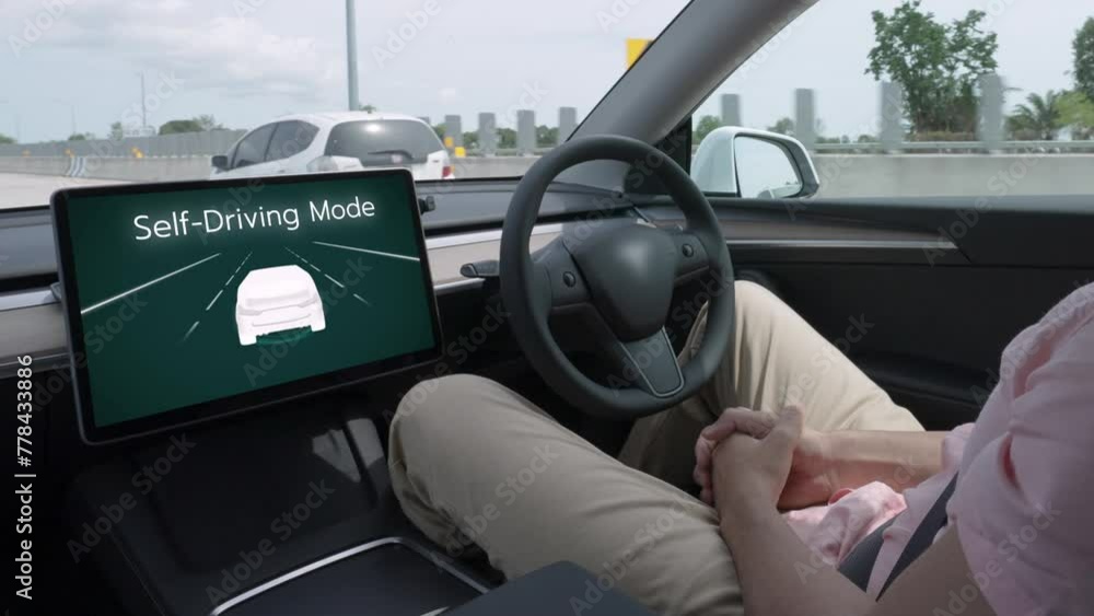 Vidéo Stock Self driving car or autonomous vehicle travel on speed ...