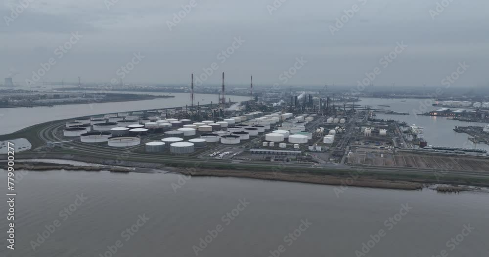 Petroleum industry, refinery, storage and processing of fossil fuels and products in the ...