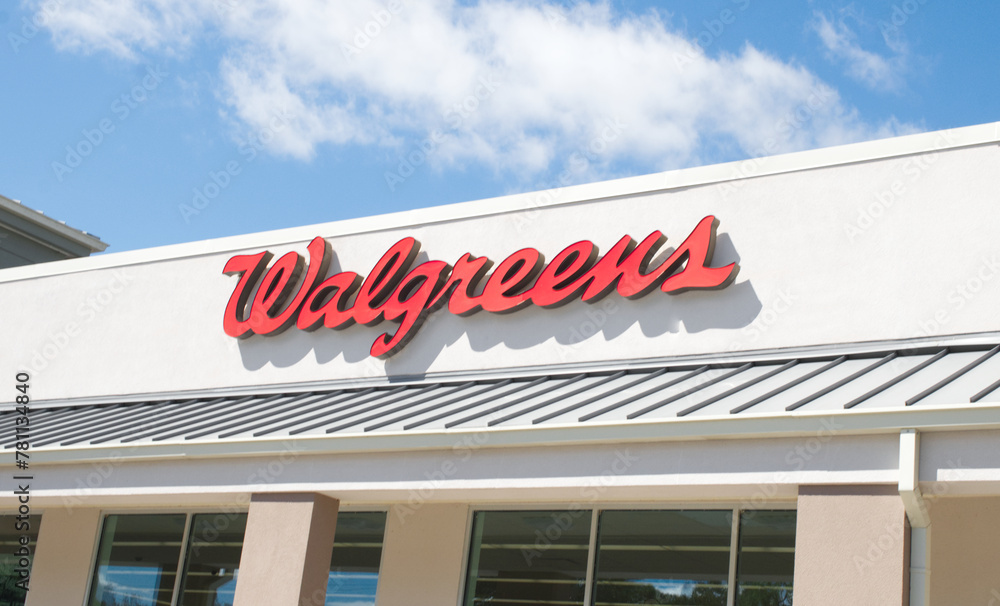 Foto de Ocala, Florida 4-9-2024 Walgreens Drug Store red logo, signage ...