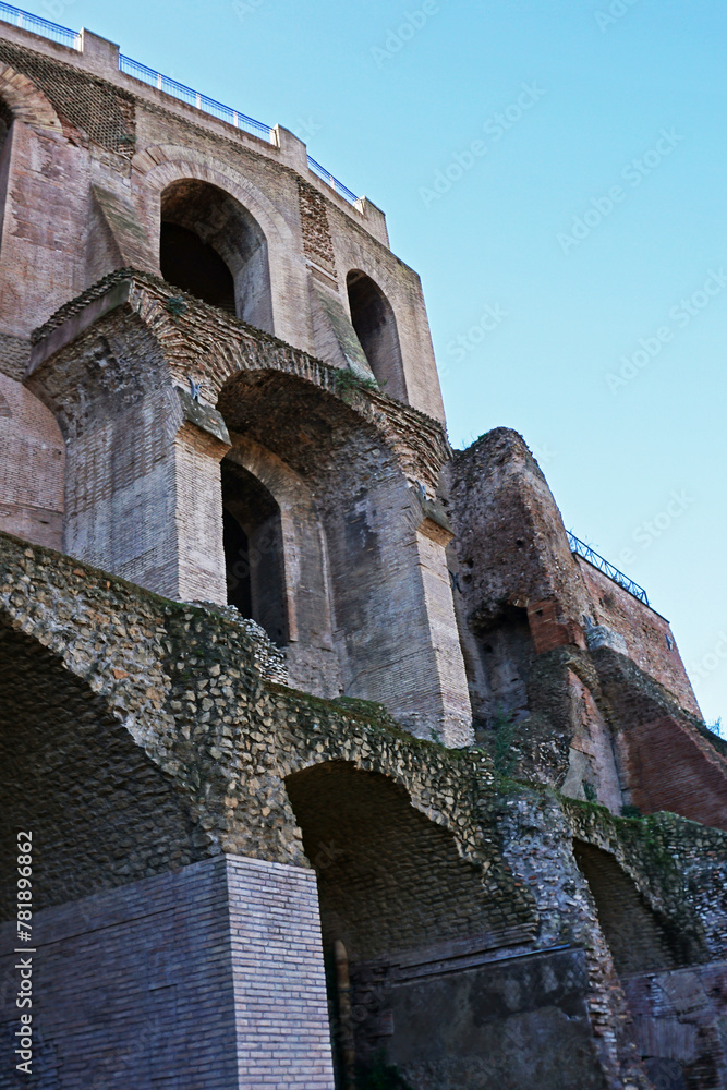 Exterior architecture and design of Colosseum (Coliseum), Oval Flavian ...