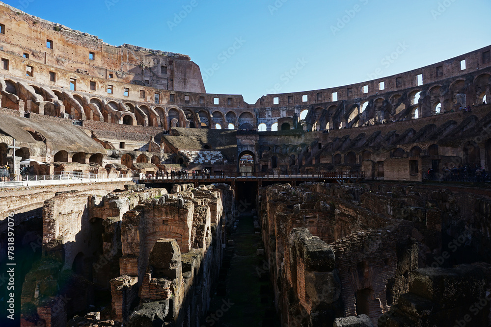 Exterior architecture and design of Colosseum (Coliseum), Oval Flavian ...