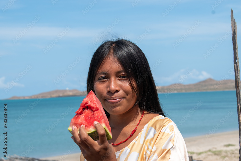 joven guajira de la etnia wayuu, quienes viven al norte de Colombia ...