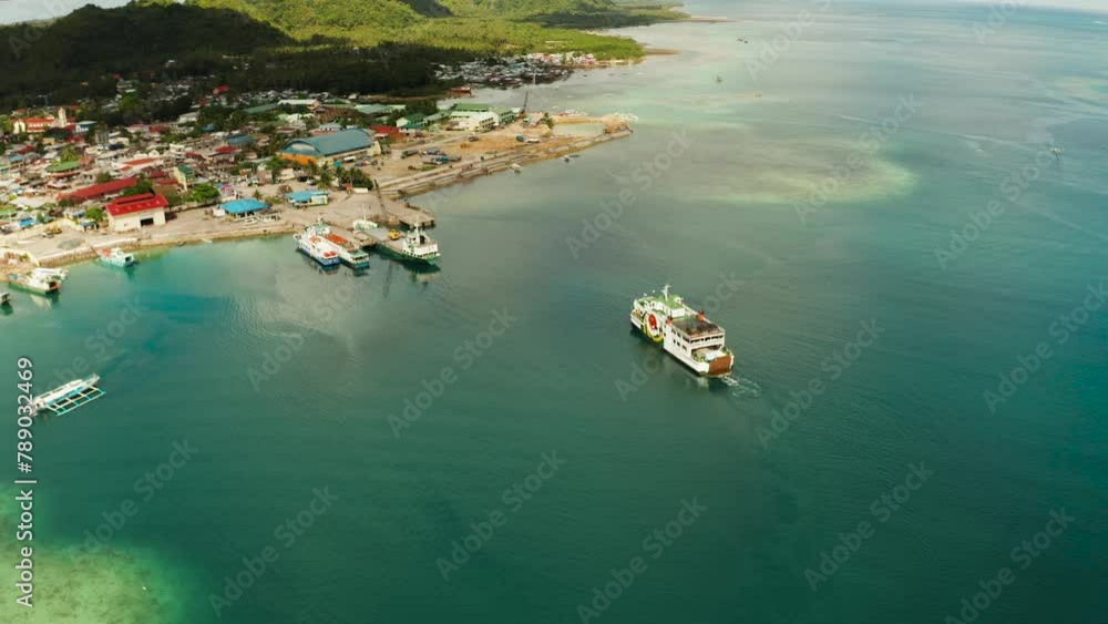 Vidéo Stock Freight ships and ferries in the bay, top view. Dapa Ferry ...