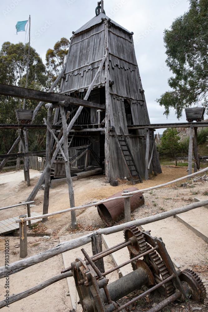 Sovereign Hill open air museum with wooden mine shaft, recreated 1860s ...