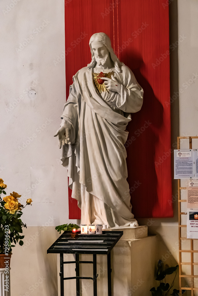 Interior of Sanctuary of the Sacred Heart (Sanctuaire du Sacre Coeur ...