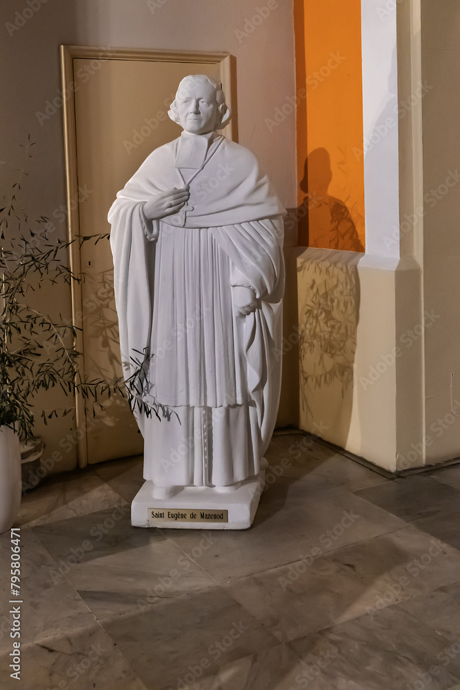 Interior of Sanctuary of the Sacred Heart (Sanctuaire du Sacre Coeur ...