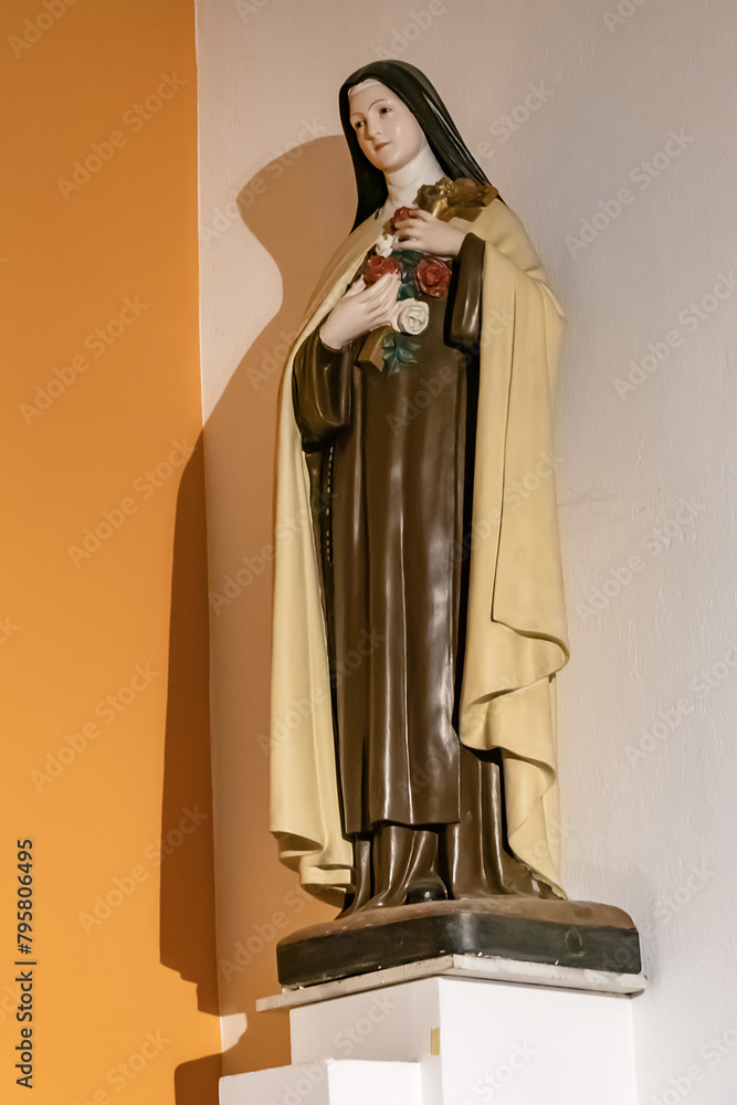 Interior of Sanctuary of the Sacred Heart (Sanctuaire du Sacre Coeur ...