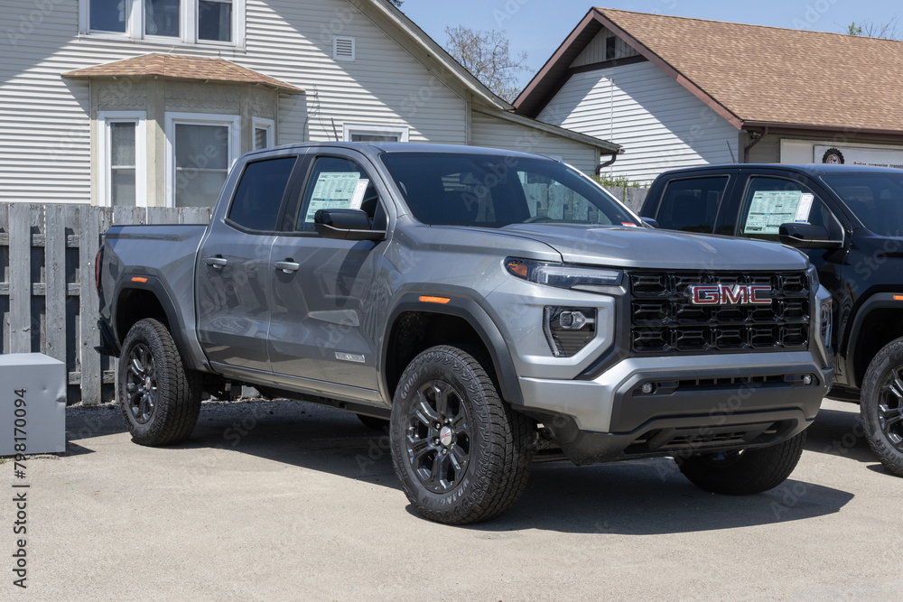 GMC Canyon 2WD Elevation Crew Cab pickup display. GMC offers the Canyon ...