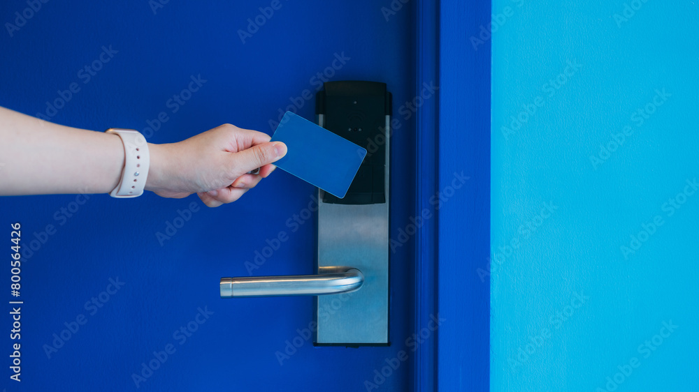 Electronic key card for unlocking hotel doors. Smart card for door ...