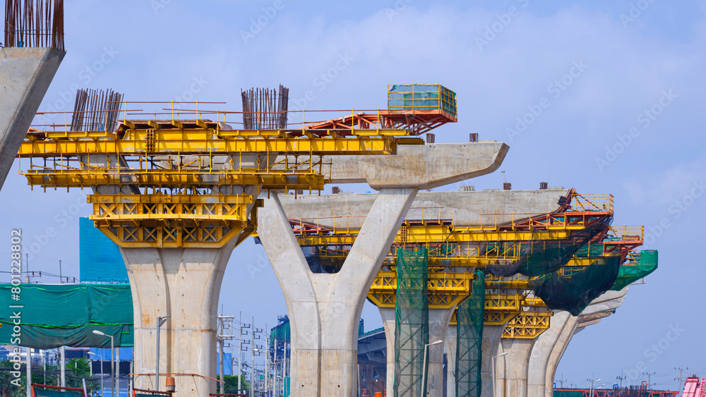 Precast segmental assembly box girder formwork on elevated expressway ...