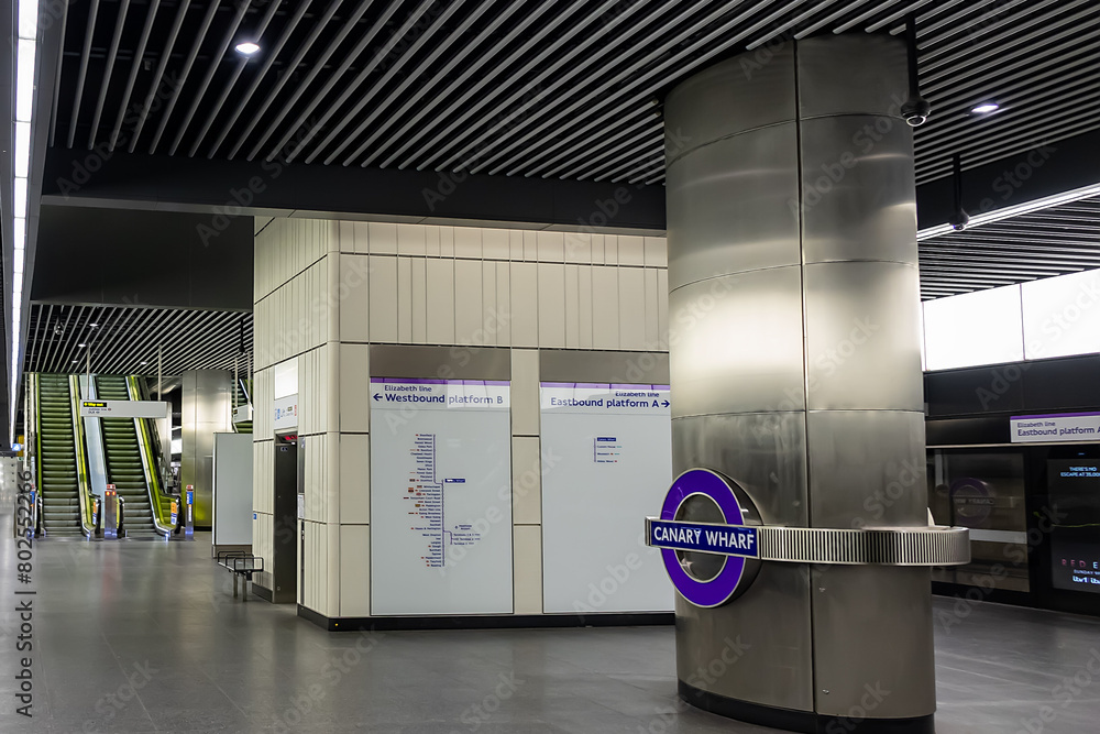 Canary Wharf - London Underground station at Canary Wharf and is on the ...