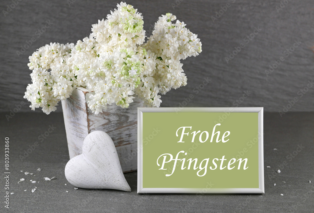 Grußkarte zu Pfingsten: Blumenstrauß mit Herz und dem Text frohe ...