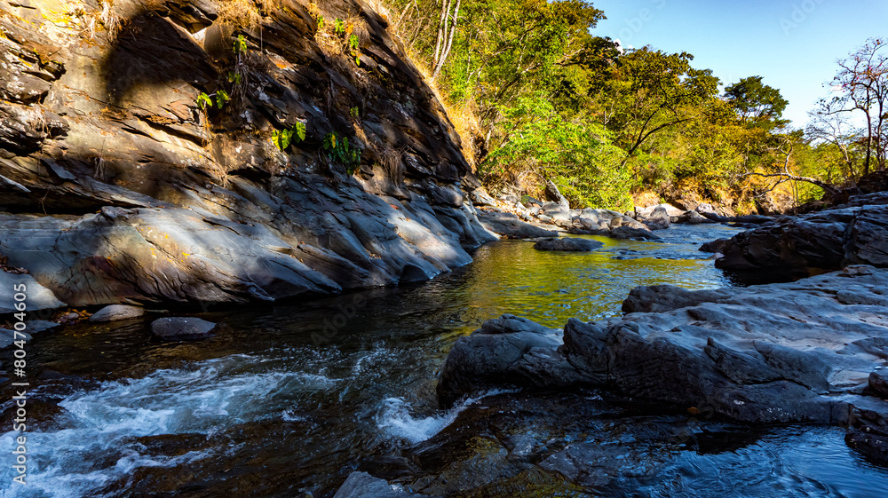 Foto de Natureza Cachoeiras Árvores Chapada dos Veadeiros Goiás Brasil ...