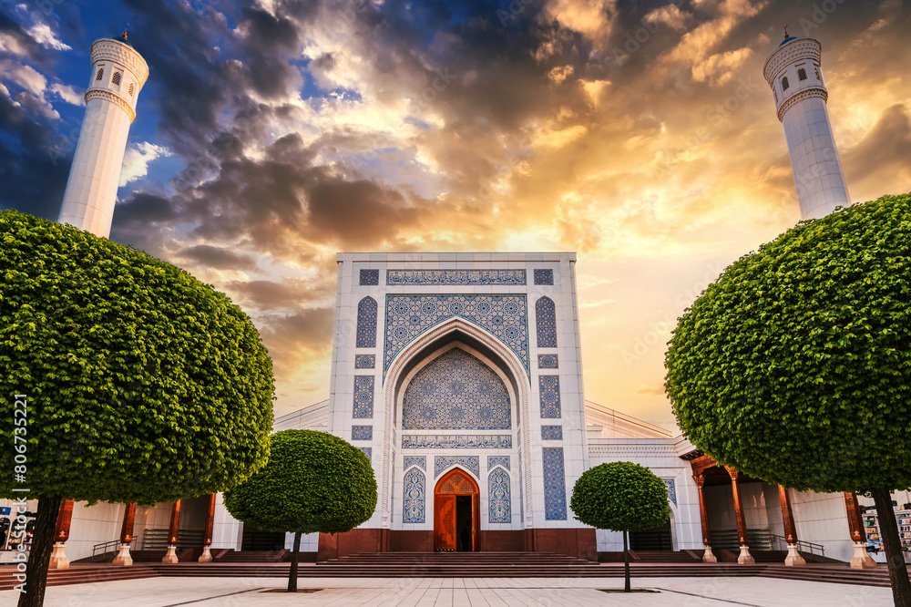 courtyard of the new white uzbek Islamic Masjid Minor Mosque in ...