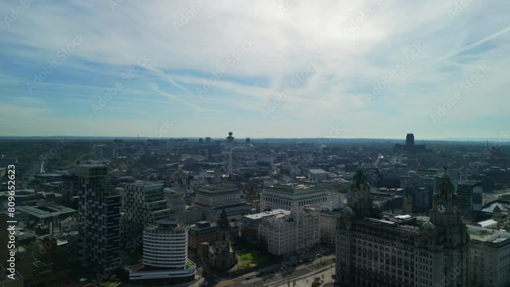 Vidéo Stock Stunning aerial flyover of Liverpool city centre away from ...