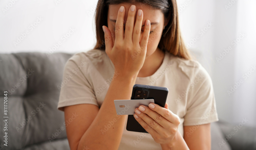 Credit card cloning fraud. Shocked girl finds out that her credit card ...