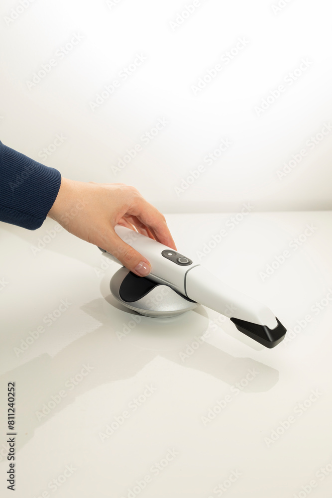 Doctor's Hand Holds 3D Intraoral Teeth Scanner For Imaging Tooth ...