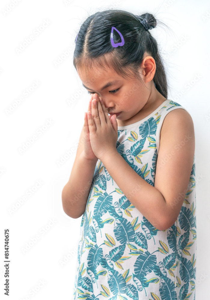 Portrait Asian child girl is greeted in Thailand's traditional style ...