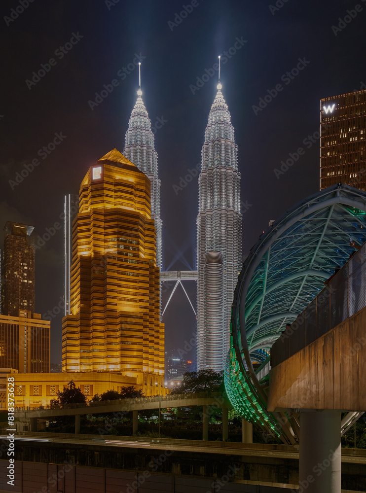 Foto de Saloma Link bridge in Kuala Lumpur, Malaysia is 69 meters ...
