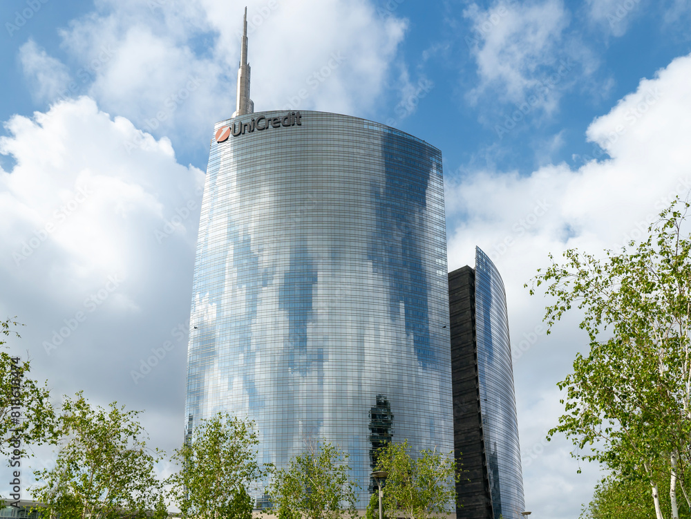 Milano, Italy. The iconic Unicredit tower at Gae Aulenti square ...
