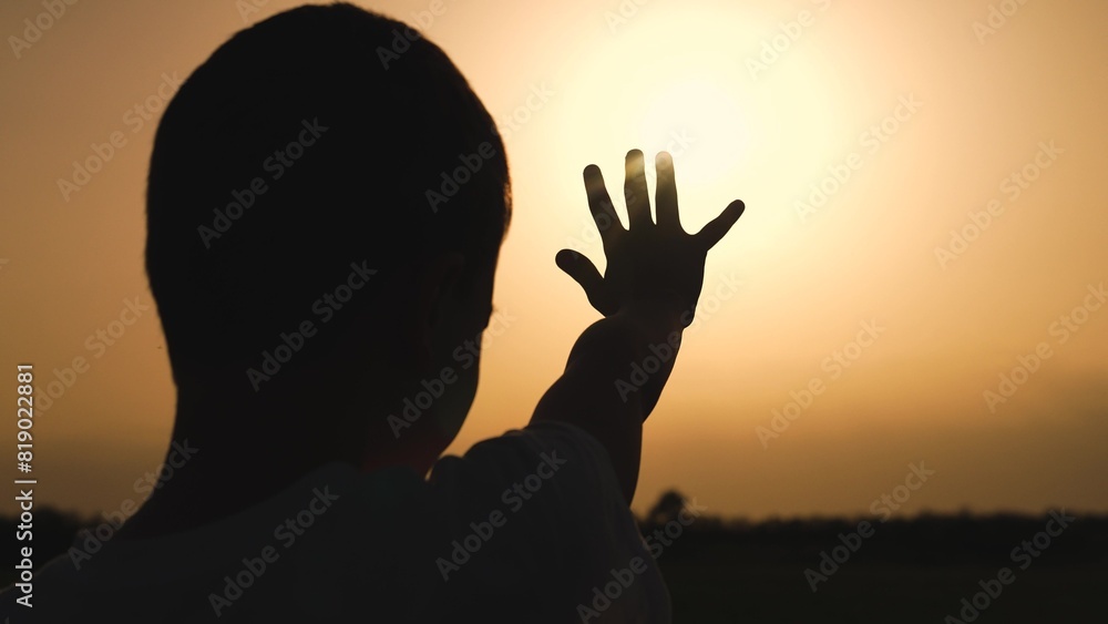 Foto de boy son child hand prayer sun ask to pray sky man faith, happy ...
