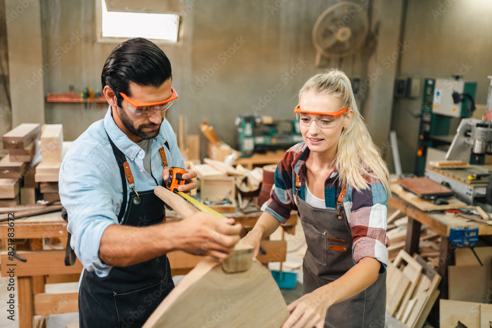 Foto de carpenter workshop with timber equipment and carpenter's shop ...