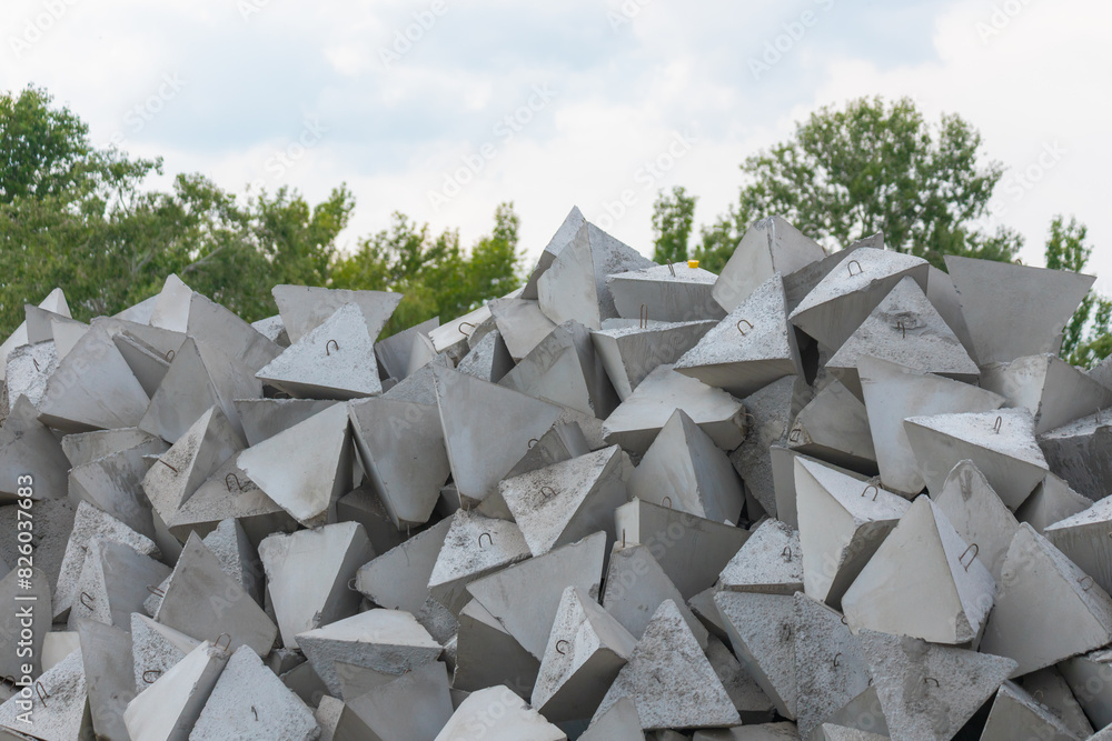 Concrete pyramids. Dragon teeth. Protection and trap for tanks ...