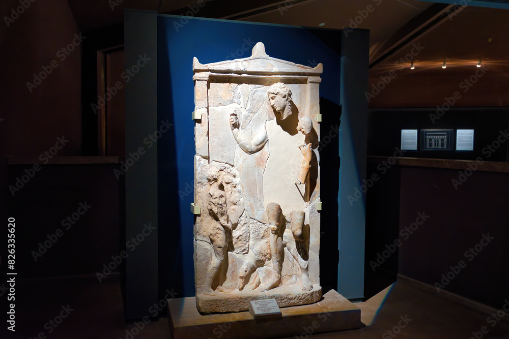 Archaeological Museum of Vergina, the tomb of the Macedonian King ...