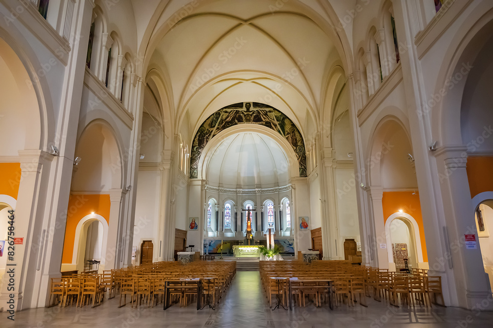 Interior of Sanctuary of the Sacred Heart (Sanctuaire du Sacre Coeur ...