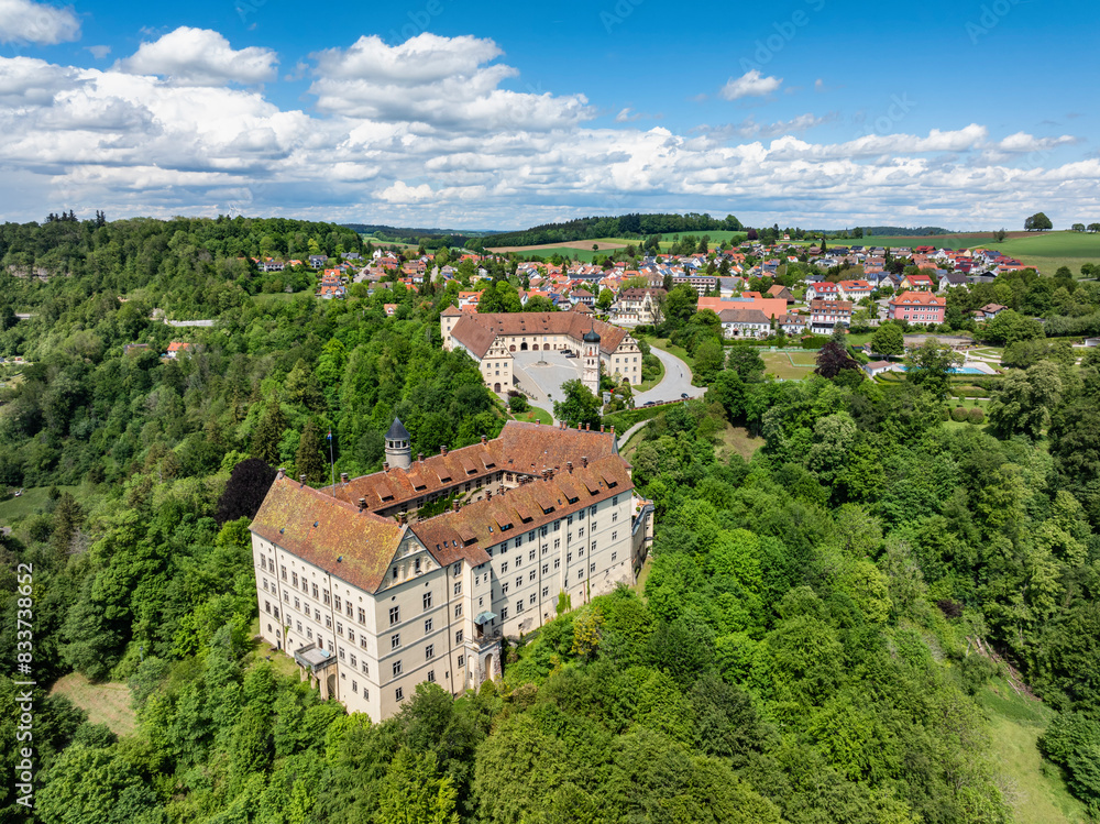 Luftbild vom Schloss Heiligenberg, eine Schlossanlage im Renaissance ...