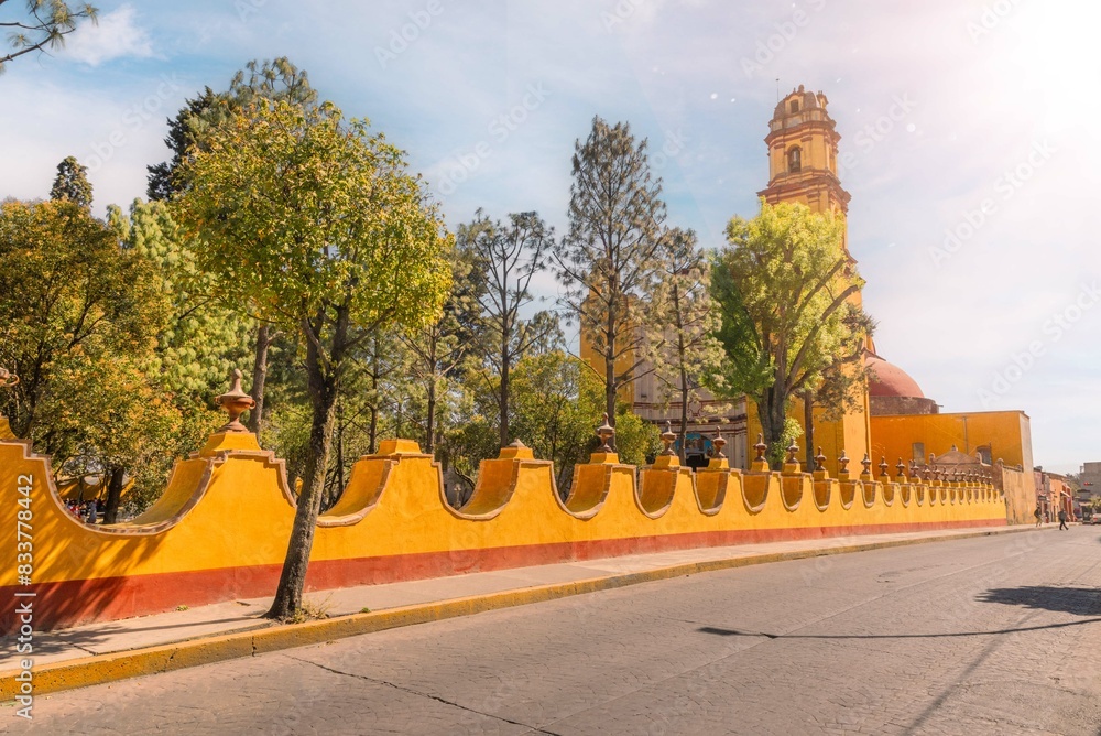 Calles del pueblo mágico de Metepec en el Estado de México, con sus ...