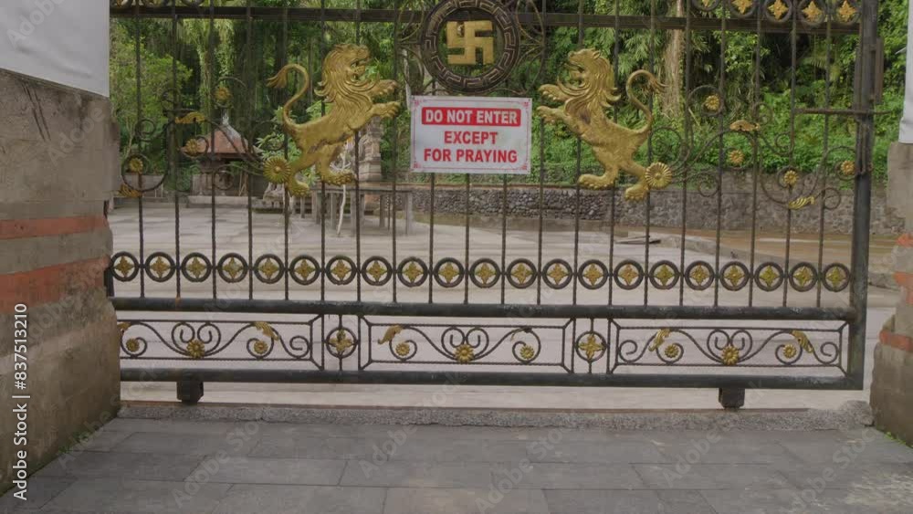 The ornate entrance gate of Pura Gunung Kawi Sebatu temple in Bali ...
