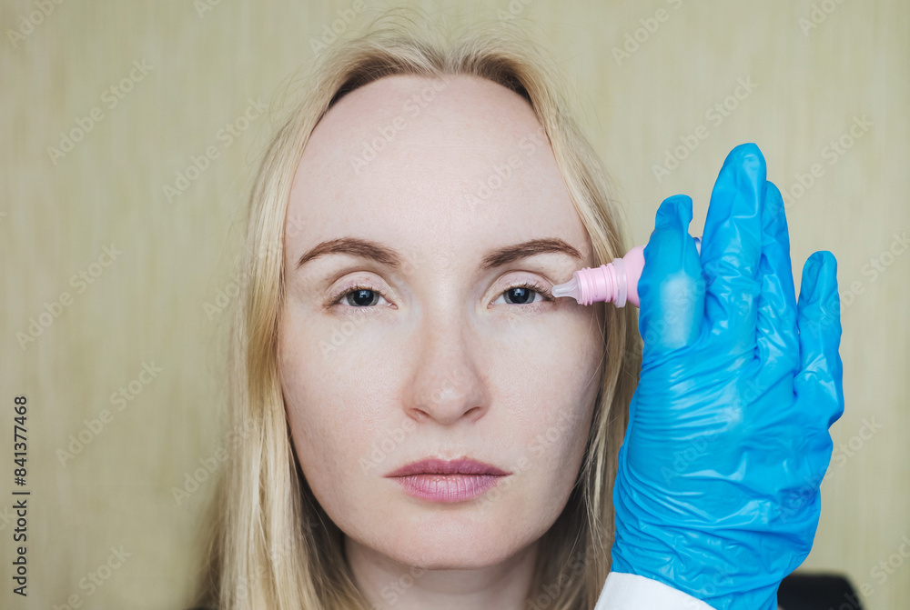 Examination of the fundus and dilated pupils, instillation of eye drops ...