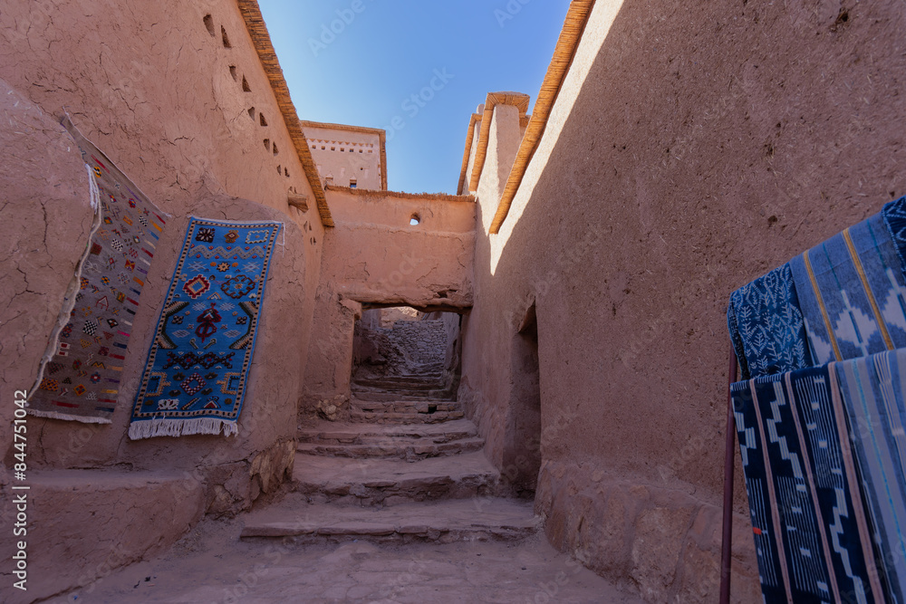 The architectural style of the mud house is elegant and attracts movie ...