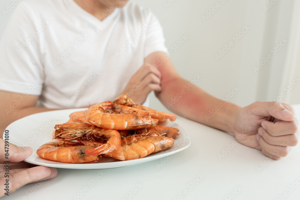 food allergies, men have reactions itching and redness after eating ...