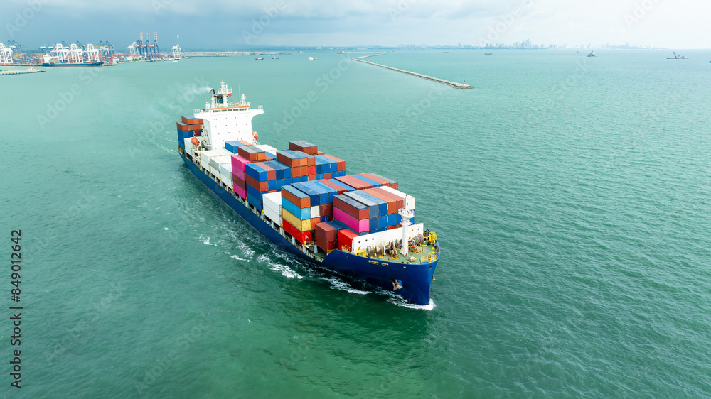 container ship sailing in sea, shipping business and industry service ...