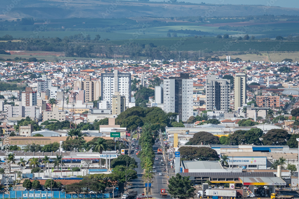 Cidade de Patrocinio, Minas Gerais, vista a distancia a partir do morro ...