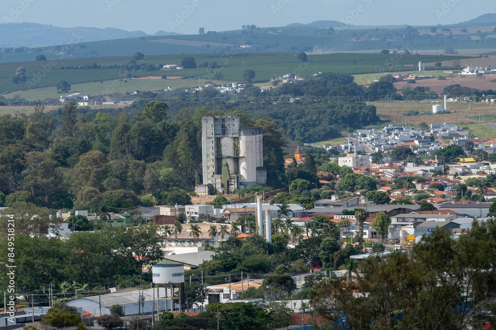 Cidade de Patrocinio, Minas Gerais, vista a distancia a partir do morro ...