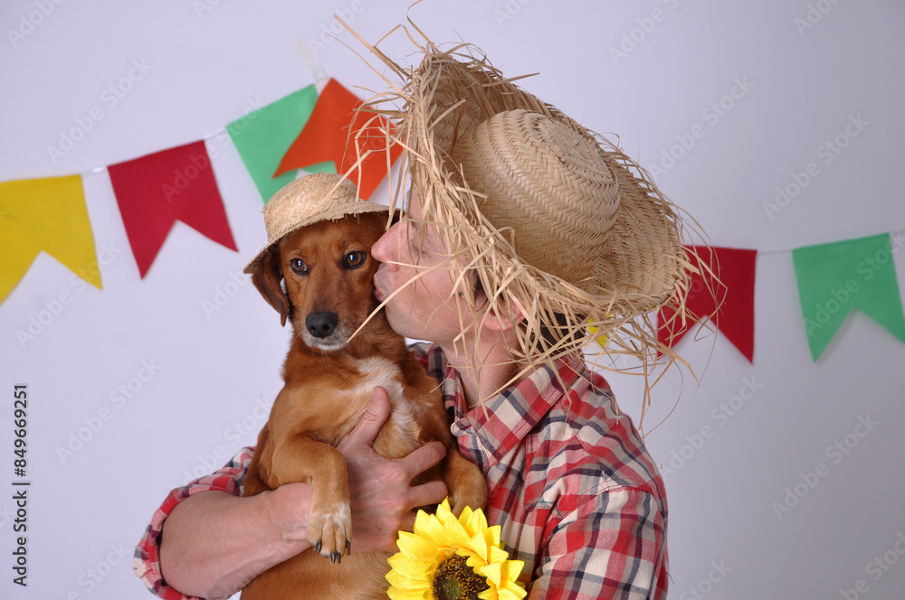 homem caipira vestido para celebração de festa junina , festa julina ...
