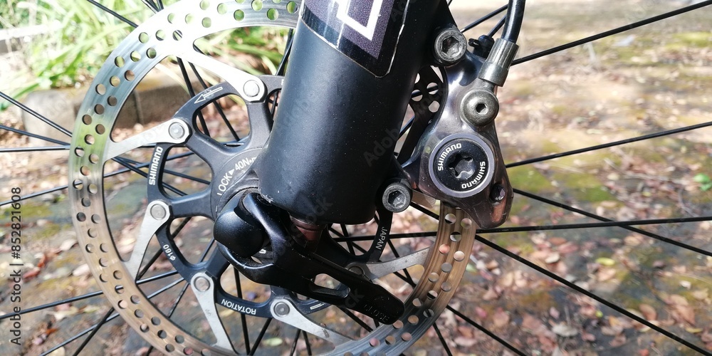 Shimano Hydraulic Disc Brake for high performance brake control on ...