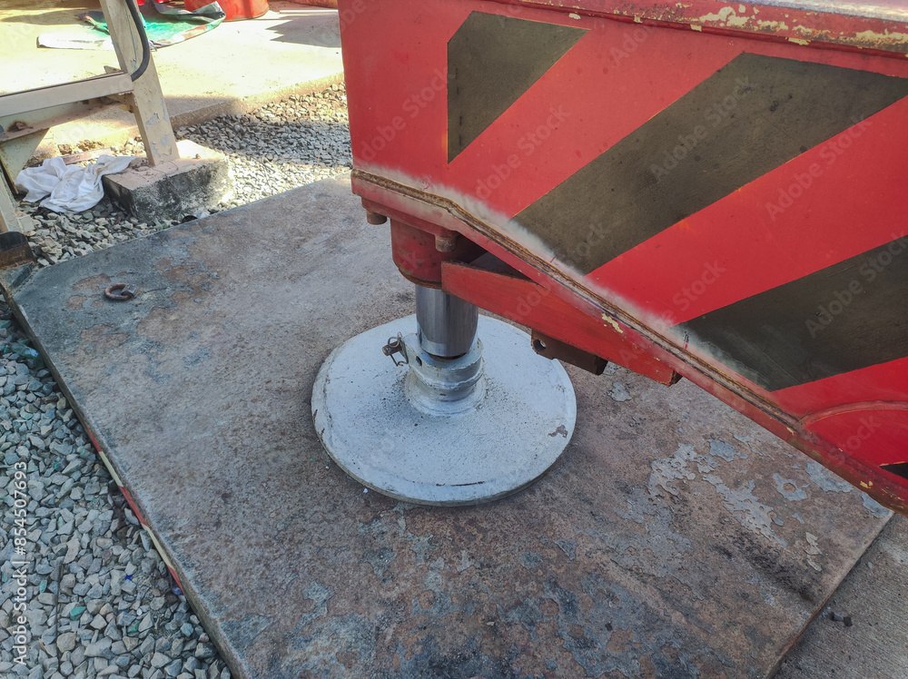 hydraulic support leg for balance Outrigger mobile crane for heavy duty ...