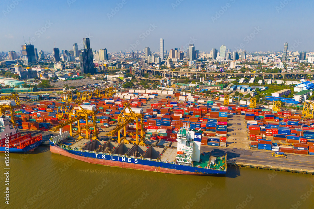 Container ship Jinjiang shipping TS lines in import export business ...