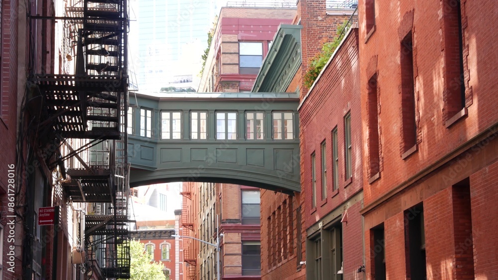 New York City Staple street skybridge. Vintage retro industrial ...