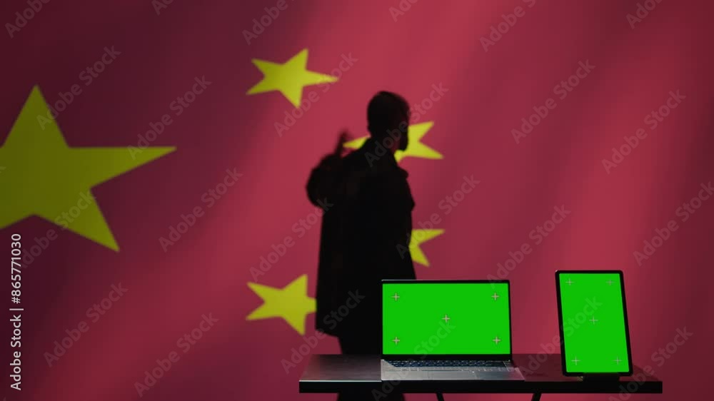 Vidéo Stock Chinese air defense division personnel monitors incoming ...