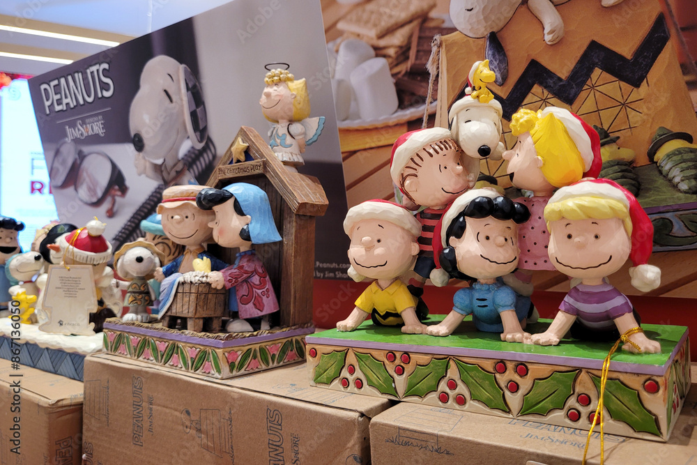 KL, MALAYSIA - 13 FEB 2024: Various selections of Snoopy character ...